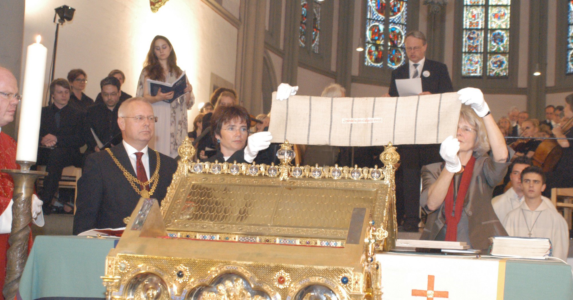 Miteinander verwoben | KirchenZeitung für das Bistum Aachen